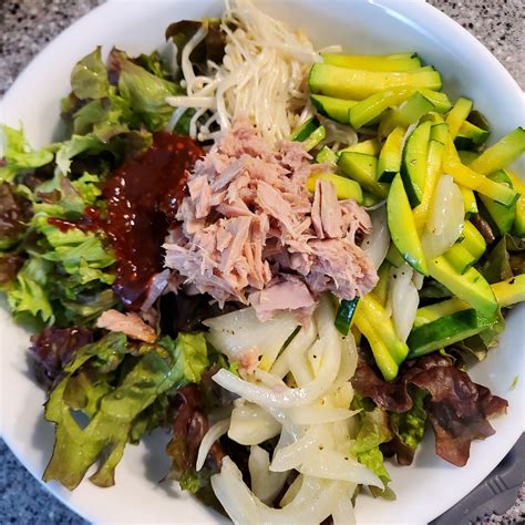 채소 듬뿍 참치 비빔밥