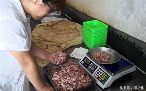 直徑近一米的大餅卷燻肉 看一眼就流口水 每日頭條