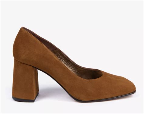Penelope Chilvers Gamine Pumps In Tan Suede — Ufo No More