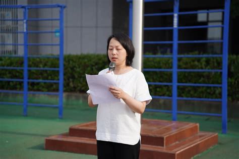 弘扬宪法精神 争做清廉青年——视觉艺术设计学院举行升旗仪式 湖北美术学院视觉艺术设计学院