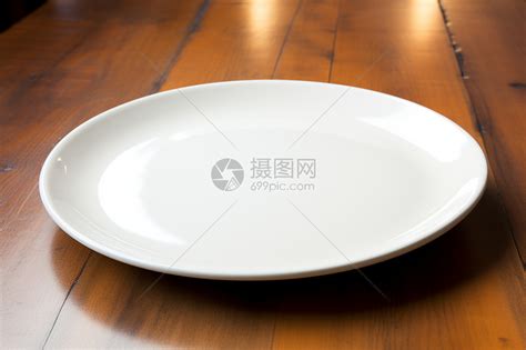白色的圆形盘子高清图片下载 正版图片600609605 摄图网