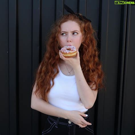 Francesca Capaldi Instagram I 🍩 Know What To Get My Friends For