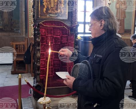 С молебен за здраве и благоденствие за българите НДСВ закри предизборната си кампания във Варна