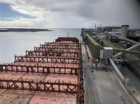 Container Stack Collapses Prompt Amsa Focus On Boxship Losses