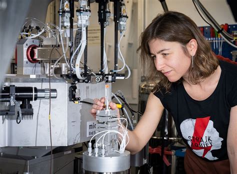 X Rays Look At Nuclear Fuel Cladding With New Detail