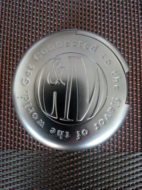 Продавам стилна колекционерска запалка някой път пали друг път не пали За профилактика