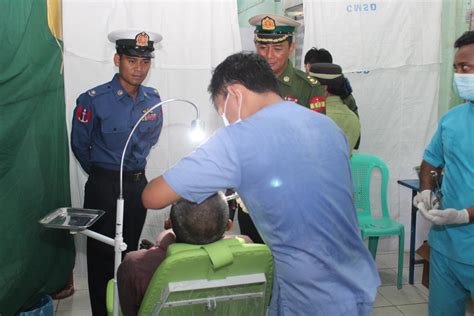 တပ်မတော် နယ်လှည့်ဆေးကုသရေးအဖွဲ့မှ ဓနုဖြူမြို့ရှိ ပြည်သူများအား ကျန