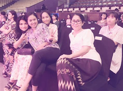 အမျိုးသမီးရေးရာ အငြိမ့်ပွဲအတွက် ကြိုးကြိုးစားစားနဲ့ သေချာလေ့ကျင့် ပြင်ဆင်နေတဲ့ ပြည်သူချစ်အနပညာရ