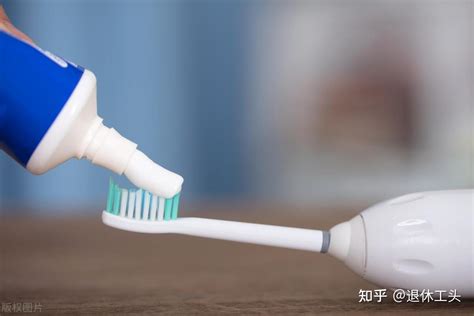 白鞋发黄还在用水擦错教你正确做法鞋子干净如新 知乎