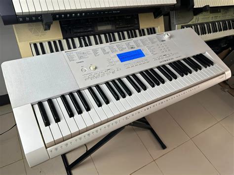 Casio Lk 211 Piano Keyboard Organ 61 Keys Semi Weighted Touch Response