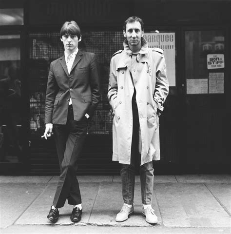 Signed Amy Winehouse Sex Pistols Debbie Harry Photos Up For Auction