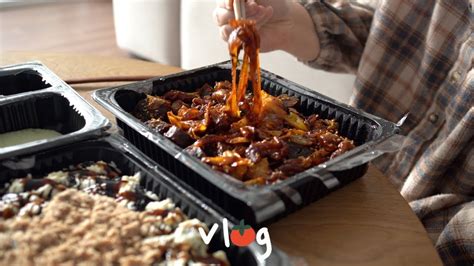 하루만에 또 올 줄은 몰랐죠 저도요 먹방으로 시작해 먹방으로 끝나는 새해 순대곱창볶음스타벅스 케익동파육계란빵 Youtube