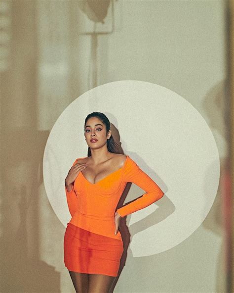 Oh So Hot Janhvi Kapoor Flaunts Her Ample Cleavage In Sultry Bodycon