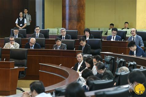 立法会举行全体会议，引介、一般性讨论及表决《民防纲要法》法案，以及细则性讨论及表决《网络安全法》法案，保安司司长黄少泽列席会议。 澳门特别
