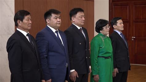 Монгол Улсын Ерөнхийлөгч Х Баттулга эрдэмтдэд академич хэргэм хүртээв Youtube