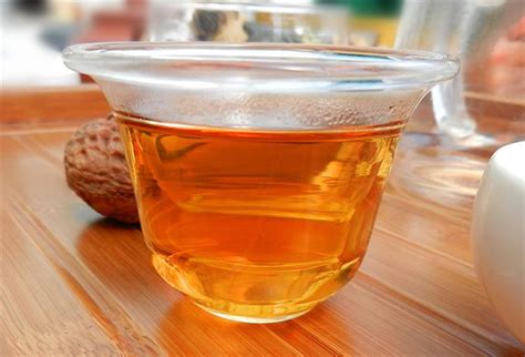 滇红功夫茶叶茶汤图片 中国风