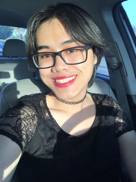 Do You Like Girls With Shorter Hair 😊 Scrolller