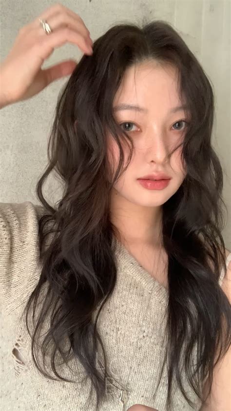 한남동미용실 로어브 김도아 슬릭레이어드 샌드펌 러피펌 하이펌 염색 Texture Perm 기르는 과정도 답답하지 않게 내추럴펌 축 쳐지는 머리에 볼륨감을 더해 손질도