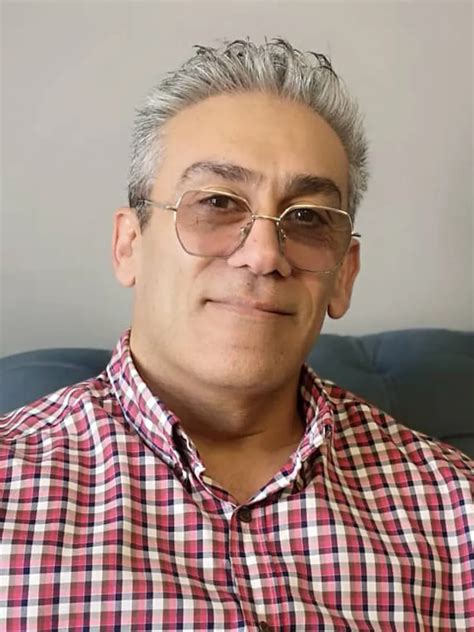 کلینیک دندانپزشکی دکتر نایینی خدمات درمانی و زیبایی دندان