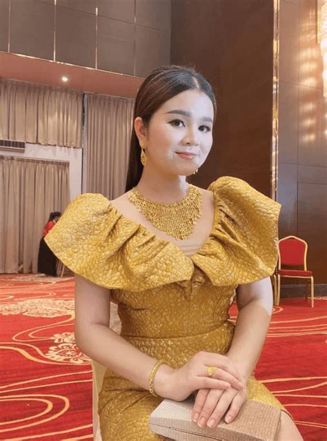 ផន សុផារី អួល ដេីម ក ពេលធ្លាយវីដេអូមួយ ដែលគេទើសកូនរបស់នាង មានវីដេអូ Khmerload Cambodia