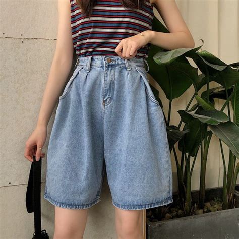 Today พร้อมส่ง กางเกงยีนส์ ขาสั้น สุดฮิตไสตล์เกาหลี ผ้ายีนส์เบาสวมใส่สบาย （7097） Today Closet