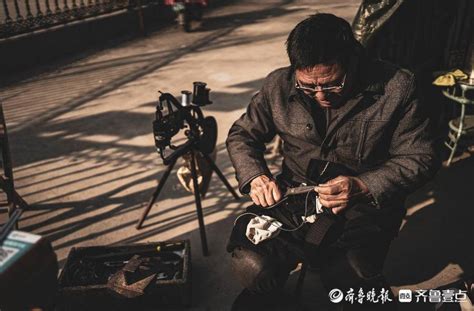 寻找山东最美大学校园￨曲阜远东职业技术学院王庆鑫：缝补的鞋匠参赛作品劳动