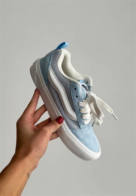 Неймовірні жіночі кеди Vans Knu Skool Light Blue небесно блакитні — ціна 2799 грн у каталозі
