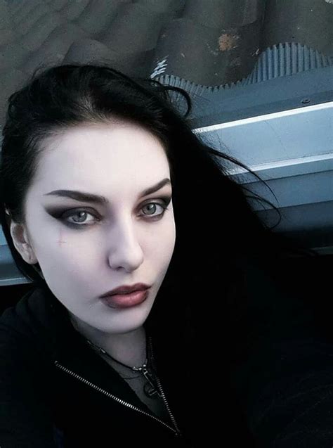Baph O Witch I Love Her💜💜 Follow Her On Instagram Gothic Beauty Goth Beauty Goth Model