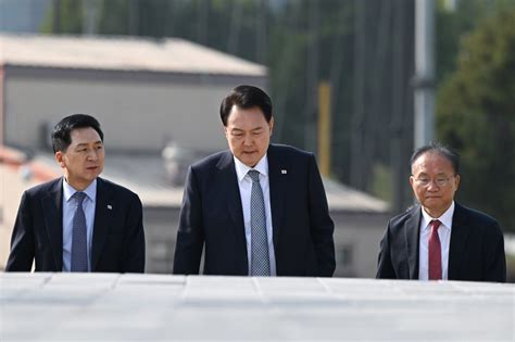 김순덕 칼럼 ‘대통령만 빼고 다 바꾸라는 성난 민심