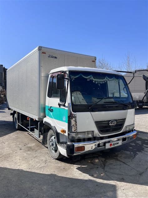 Купить Nissan Diesel Condor Цельнометаллический фургон 2001 года во