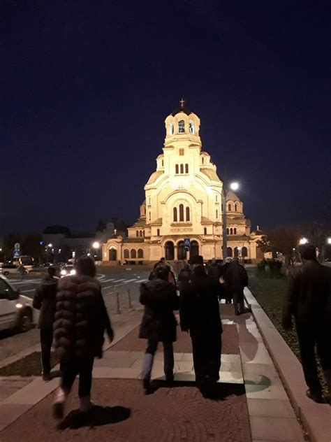 Поклоњење гробу Светог Саве и моштима Светог краља Милутина у Бугарској Епархија жичка