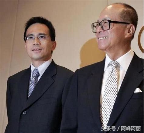 李嘉誠卸任董事會主席兒子會走向中央位置表示對兒子信心十足 每日頭條