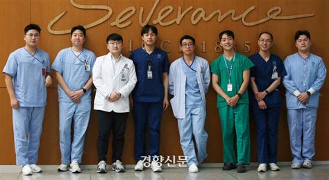 환자 간호에 남녀차이 없어요” 남자 간호사들의 편견을 깨는 병원 생활