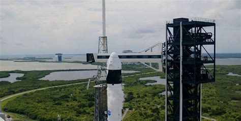 스페이스x 우주미아 구출 위한 임무 시작