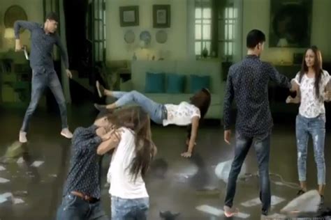 Promoreview Dev Anand Is A Criminal And A Detective Leaves Us Scratching Our Heads