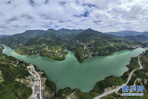 飞阅”中国】航拍重庆：只此青绿金山湖