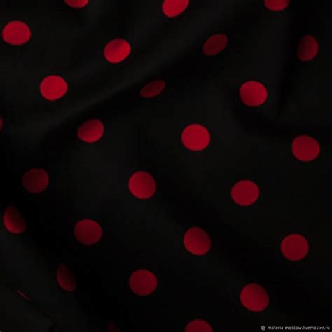 Красный фон в черный горошек фото и картинки Abrakadabra Fun