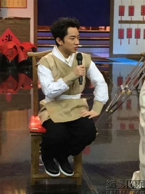 吴磊踩高跟鞋穿露脐装跳热舞 张柏芝反串张国荣秀性感内衣