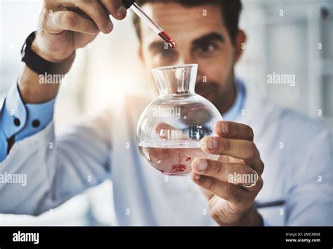 Scientist Conducting An Experiment Hi Res Stock Photography And Images Alamy