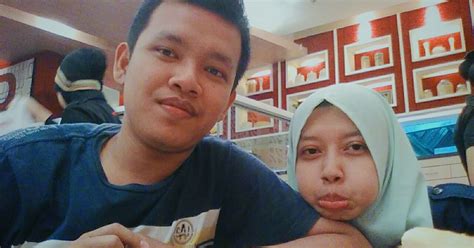 Adik Laki Laki Lentera Muda