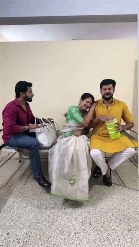 Monisha Cs Love ️ Saree Pose Instagram Seeladesigns Monisha Photoshoot Smile Instagram