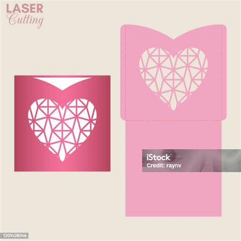 기하학적 패턴의 하트가 있는 레이저 컷 포켓 봉투 절단용 템플릿입니다 레이스 하트와 결혼식 초대또는 발렌타인 인사말 카드 모형