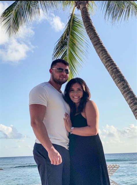 Цусны хорт хавдартай залуу эмнэлэгт хуримаа хийсэн нь олон сая хүний сэтгэлийг хөдөлгөв