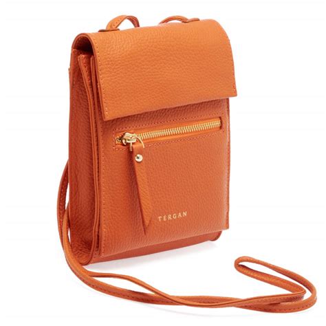 Малка дамска чанта с презрамка за рамо Онлайн магазин Tergan Bg Портфейли чанти и колани от