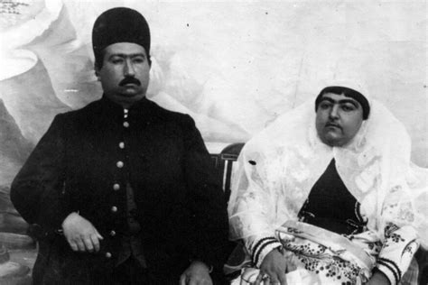 تصویر خدیجه خانم دختر محمدعلی شاه با تیپ فرنگی؛ سال ۱۲۹۸