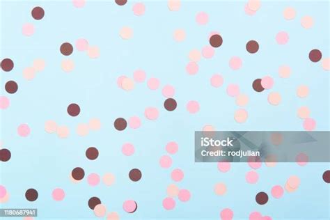 민트 블루 질감 배경에 추상 여러 가지 색의 색종이 파스텔 폴카 도트 감촉 모던 양식에 대한 스톡 사진 및 기타 이미지 모던 양식 모양 배경 주제 Istock