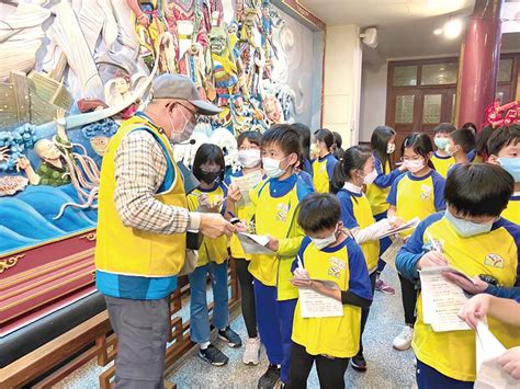 桃市新街參觀廟宇 包客家紅粄 ─時事─國內新聞2023112──財團法人國語日報社