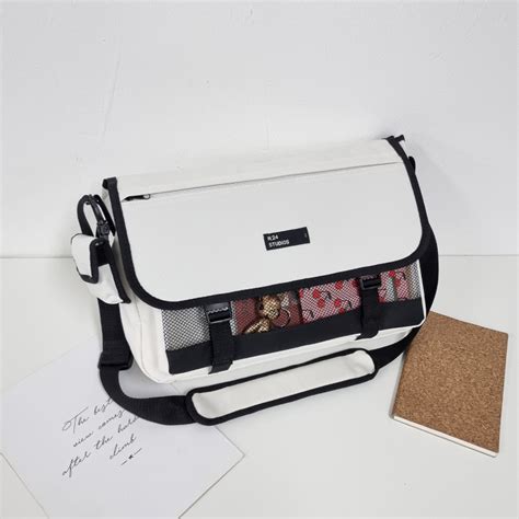 남여공용 메신저백 대학생 가방 추천 겨울잠