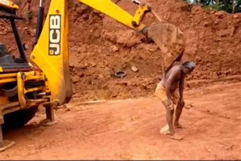 Watch Man Using Jcb Excavator To Scratch His Back Has Left Netizens