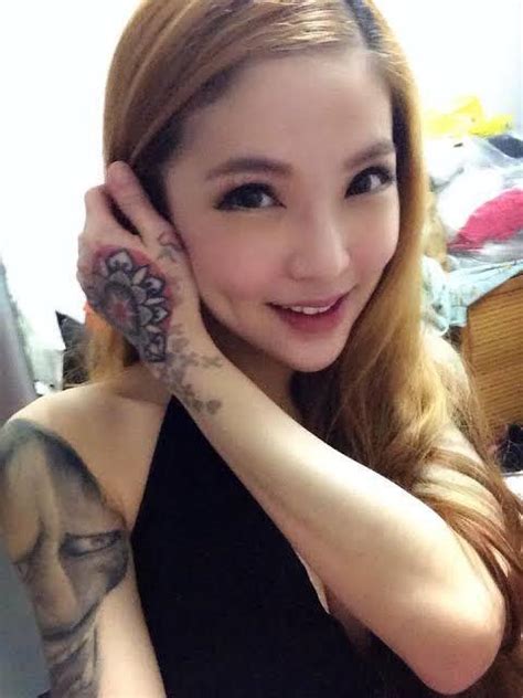 Tren Cewek Cantik Bertato Di Mata Pria Semakin Menarik Atau